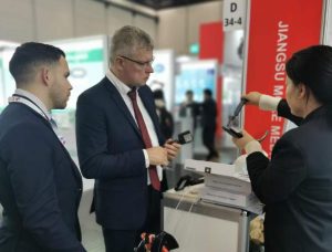 Miller Blade vs. Mac Blade: Understanding the Differences in Anesthesia ...