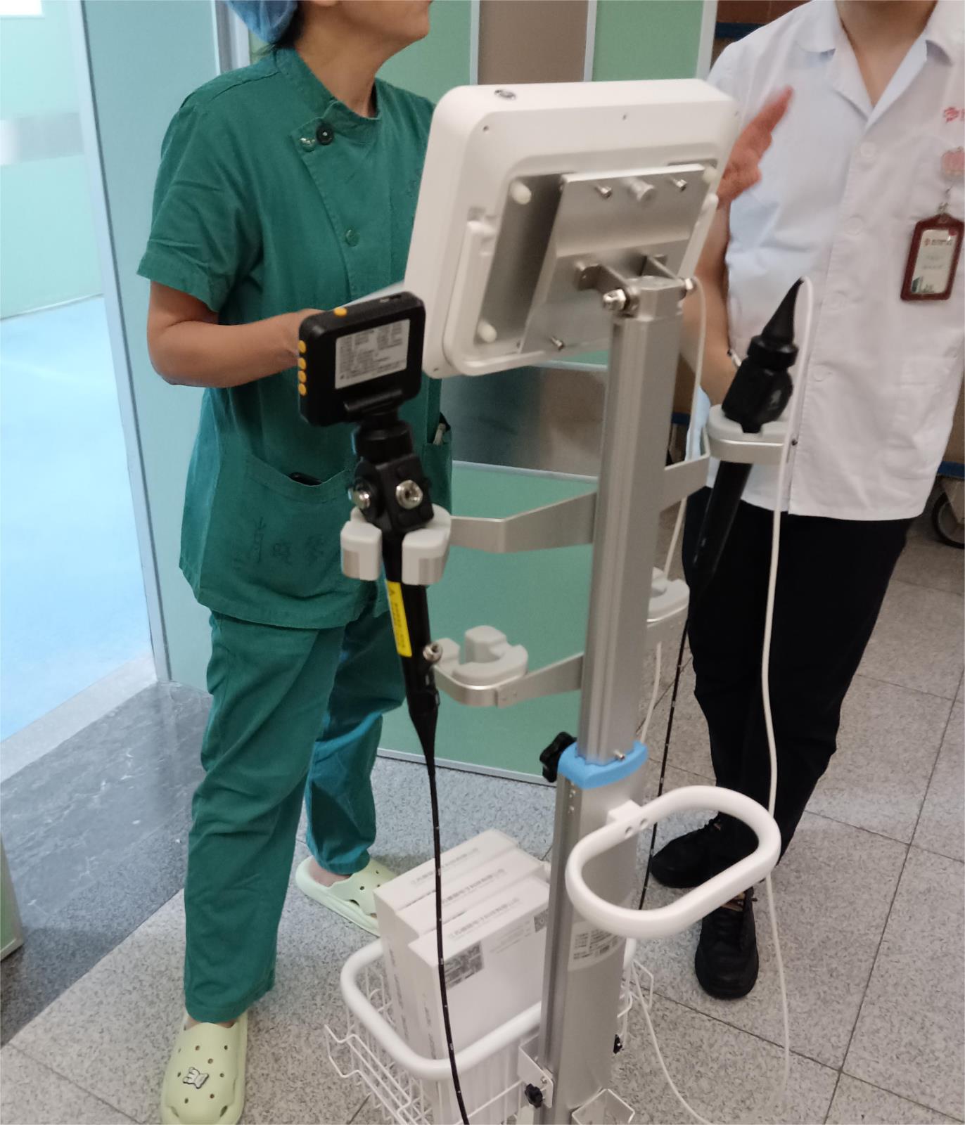 The excellence of portable YKS flexible bronchoscope - laryngoscopemole