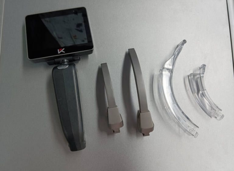 Curved or Straight? Analyzing Intubation Blade Types